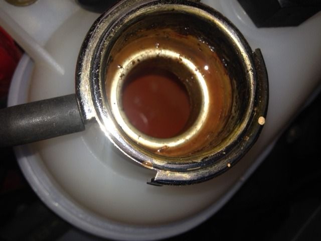 Rusty coolant reservoir cap - MyE28.com